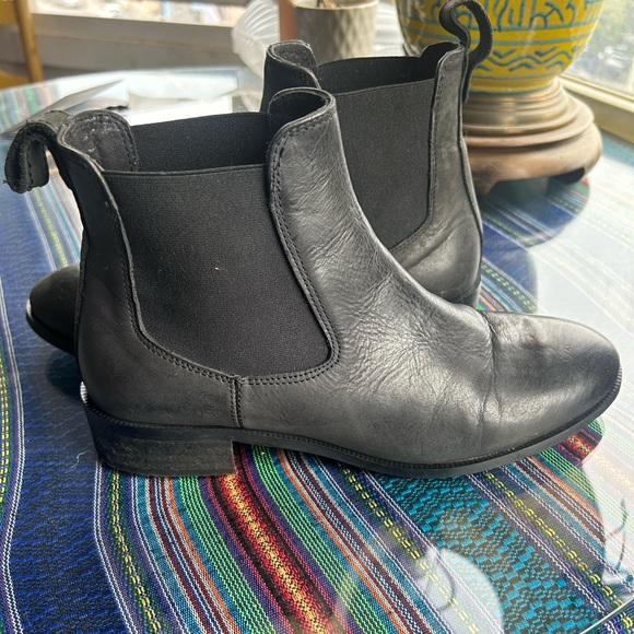 Coach and Four | Shoes | Coach And Four Italian Leather Chelsea Boots ...